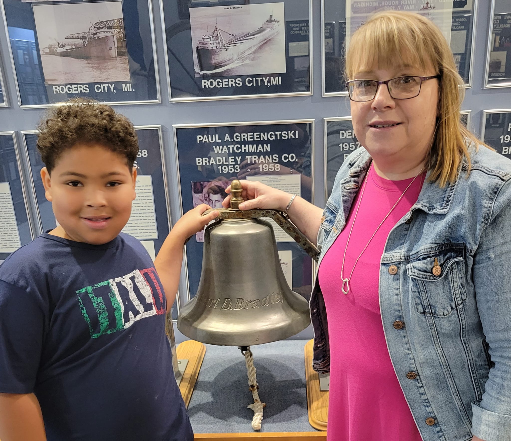 Mom and Kid by bell – Great Lakes Lore Maritime Museum